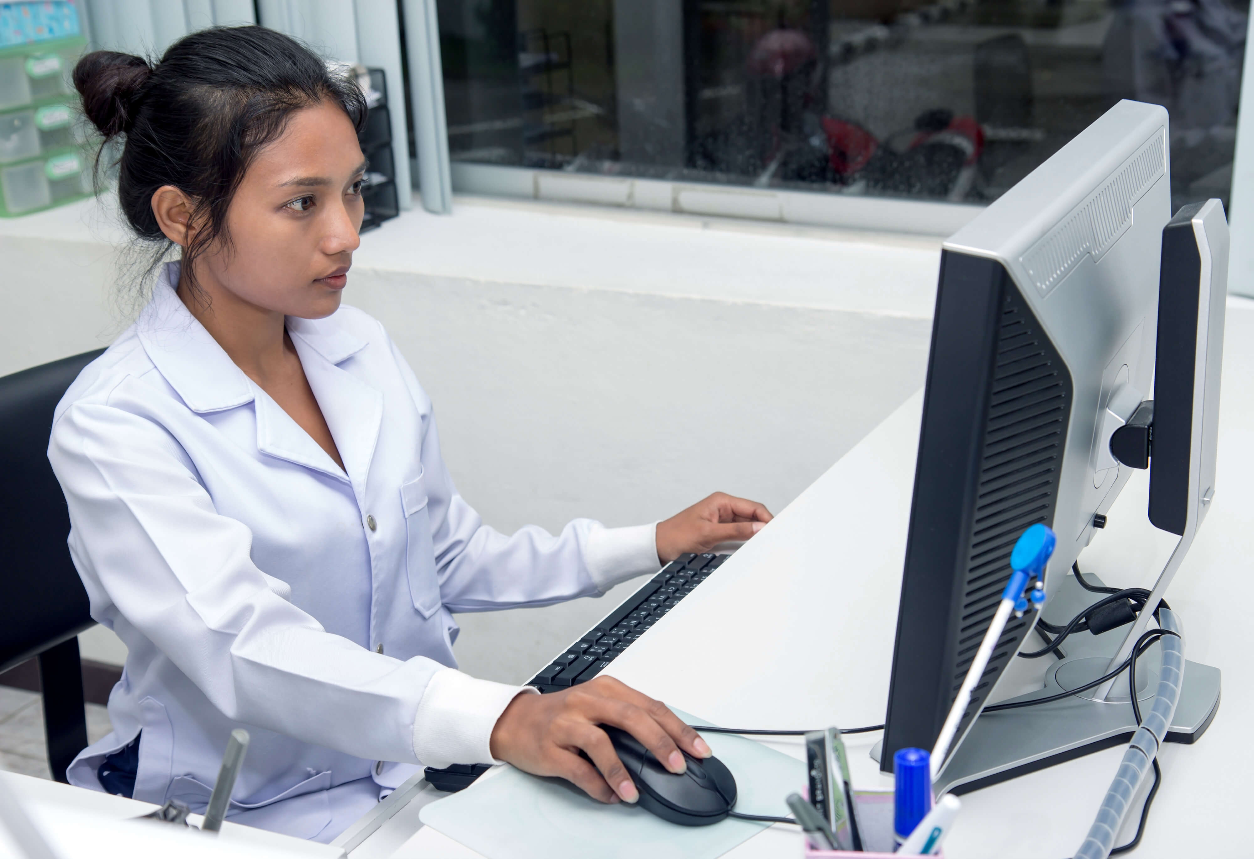 Navigating EHR Usability Challenges: A Clinician's Guide to Success